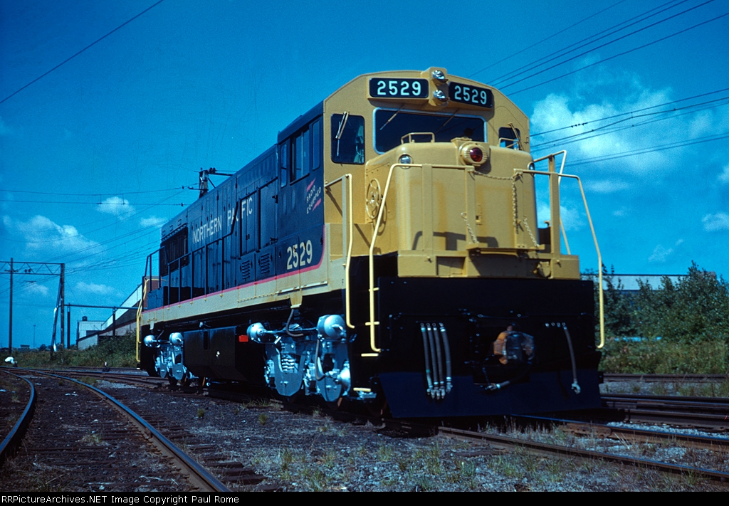 NP 2529, GE U25C, NEW at GE awaiting pickup and delivery